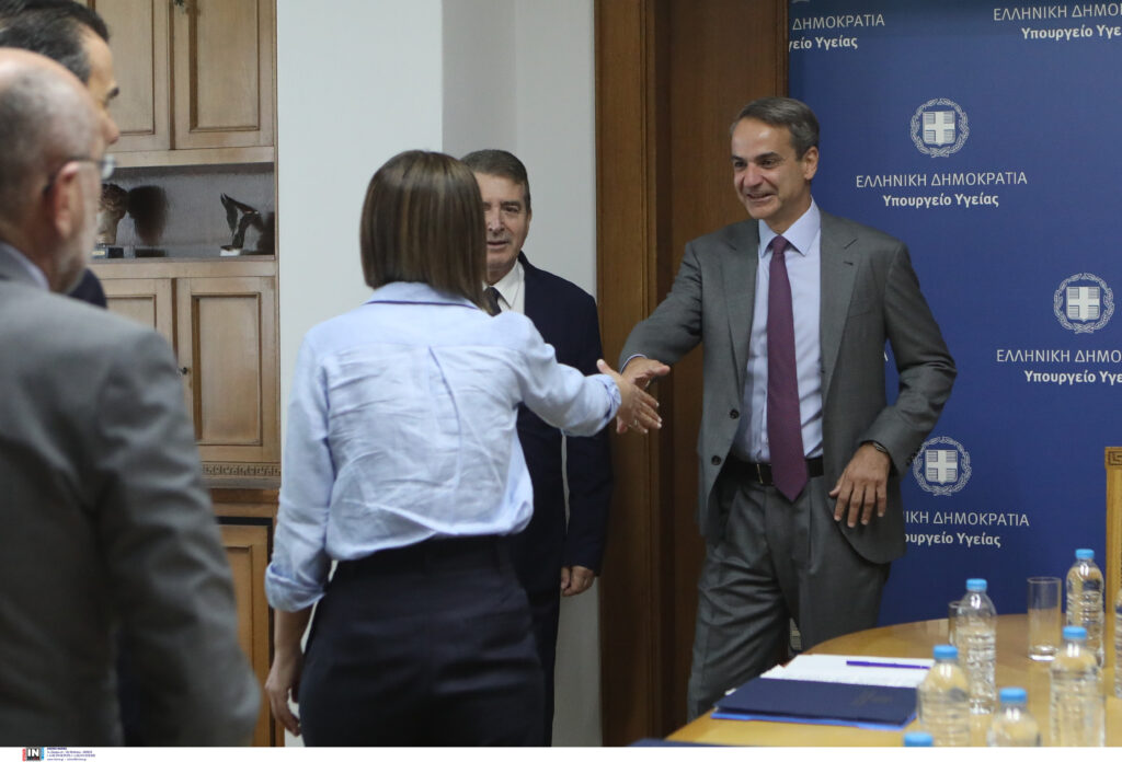 Σήμερα η ΠΝΠ για τα μεικτά πληρώματα του ΕΚΑΒ - Τι συζήτησαν στην ...