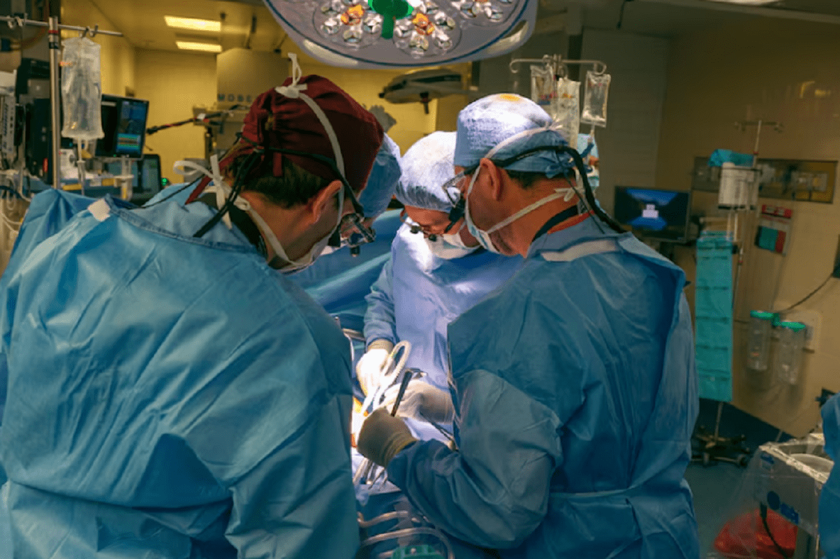 Σύλληψη διευθυντή καρδιοχειρουργικής στο Ιπποκράτειο για «φακελάκι» έως ...